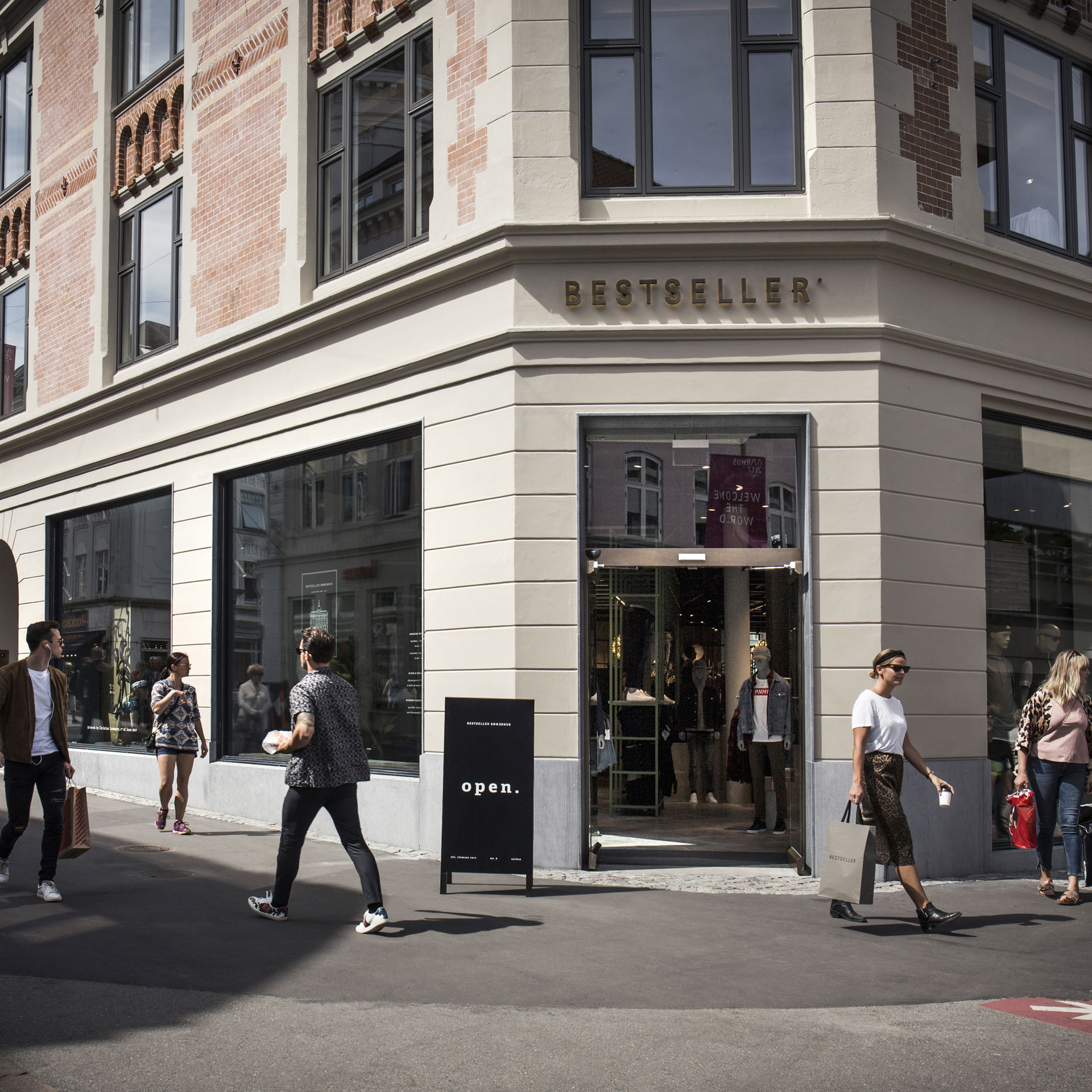 BESTSELLER images and logos | BESTSELLER